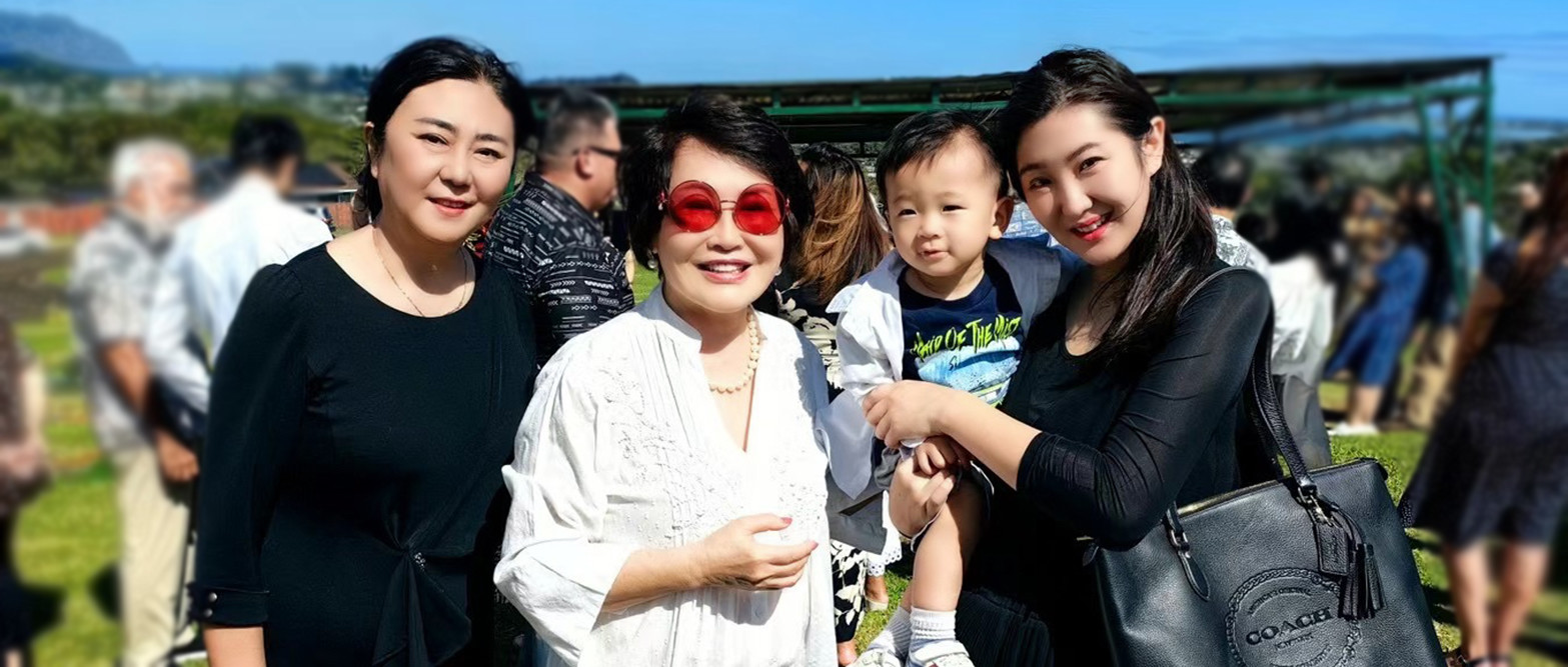 Ms. Shelly Lee, General Manager of TOUPACK, and Ms. Jin Yuxi, an ...